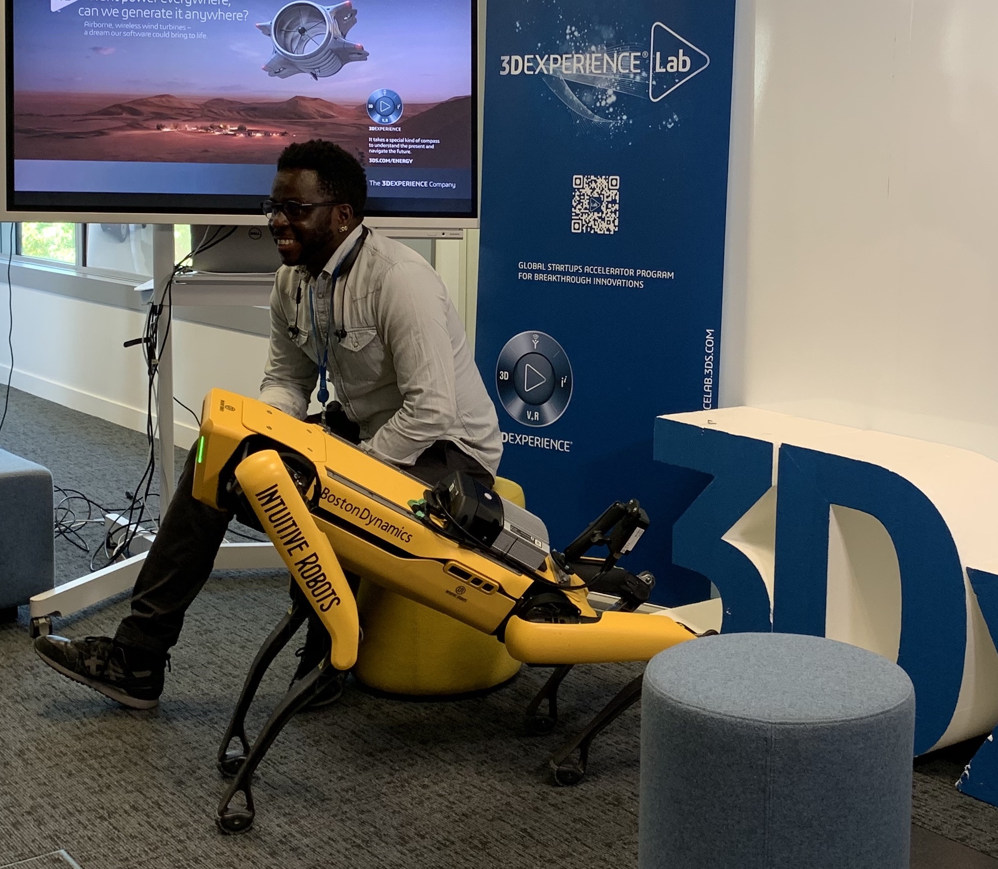 Spot the robot visits Dassault Systèmes - Dassault Systèmes blog