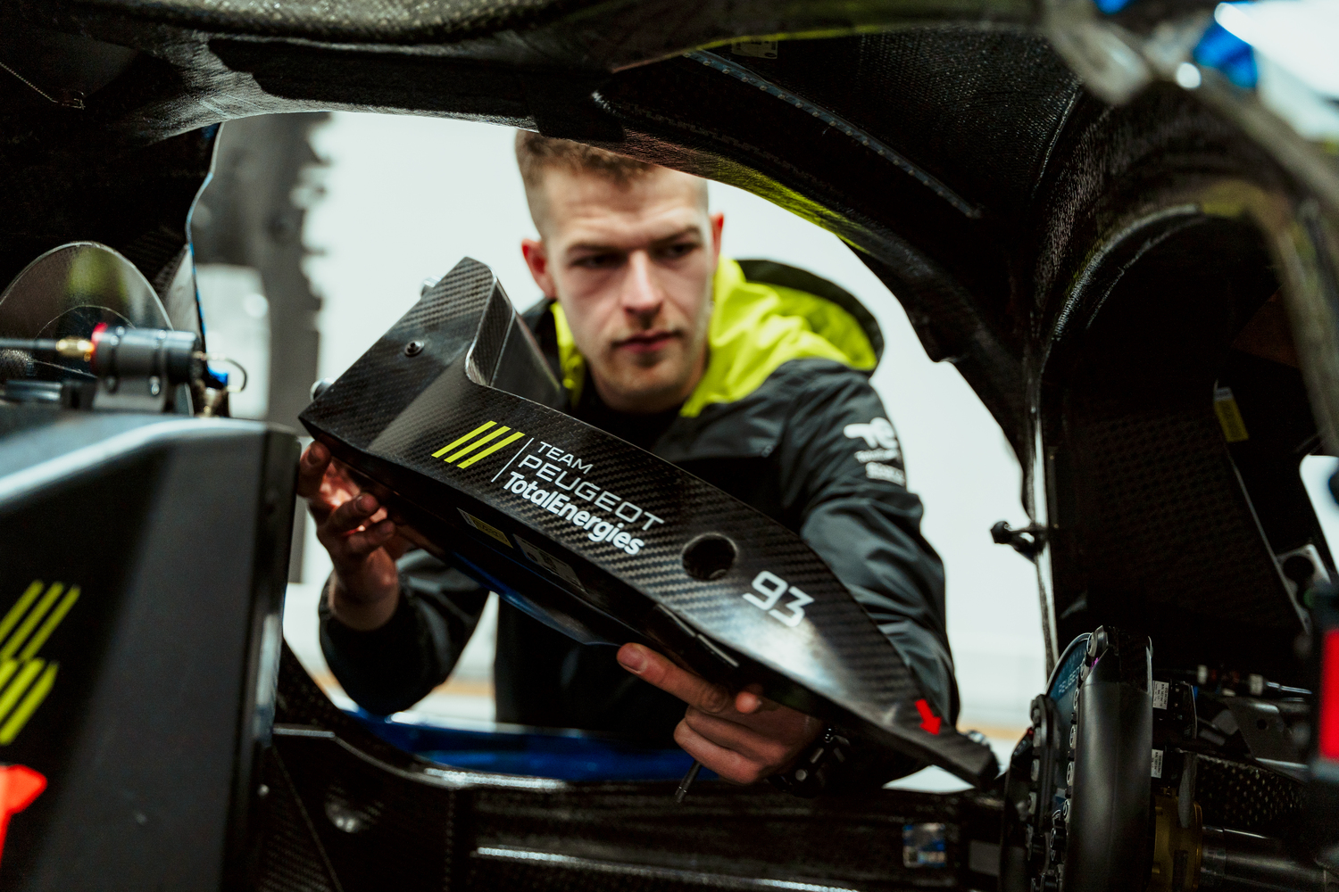 Hypercar vs. F1: Peugeot Interview